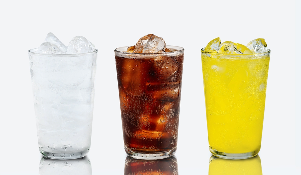 Water vs. Fizzy Drinks - What's Better for Hydration & Health?